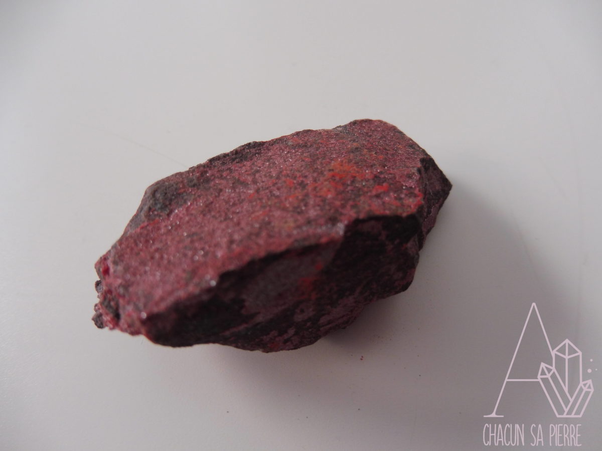 cinabre brute 3cm | A Chacun sa Pierre